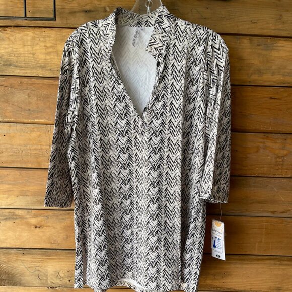 Lulu-B | Tops | Lulub Ladies Black White Chevron Print Vneck 34 Sleeve ...